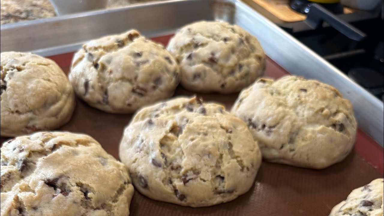 Brooki Recipe-New York Style Chocolate Chip Walnut Cookies - YouTube