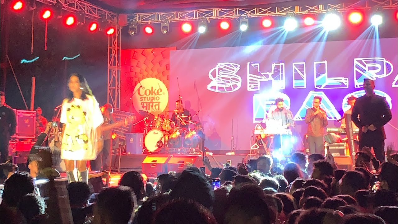 Raining Shilpa Rao live Concert live in heavy rain @ShilpaRaoLive - YouTube