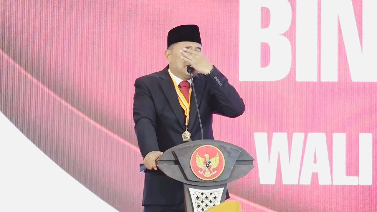 Terima Penghargaan Tertinggi Bintang LVRI, Wali Kota Surabaya Seka Air ...
