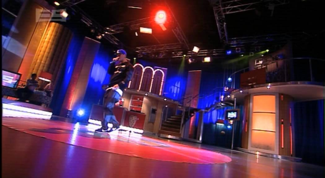 The Erin Simpson Show - Young Sid performs!! - YouTube