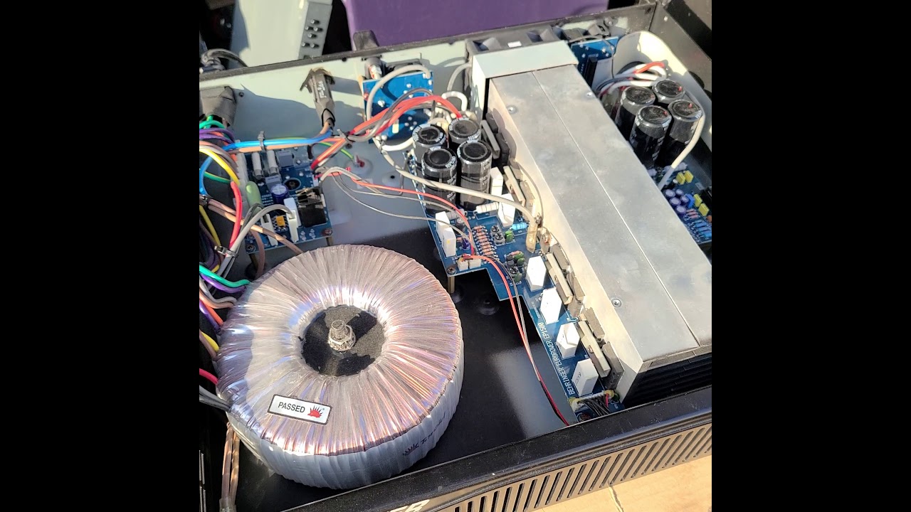 베링거 중고파워앰프 EP1500 음향테스트 - YouTube