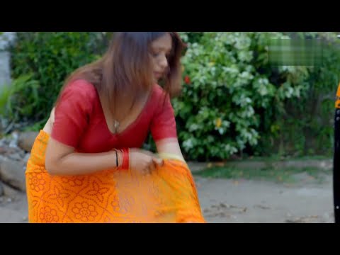 Unknown Crime Actress Hot Sexy Her Saree Of Pallu Get Fall Down & Shows Her Blouse Boob View Body