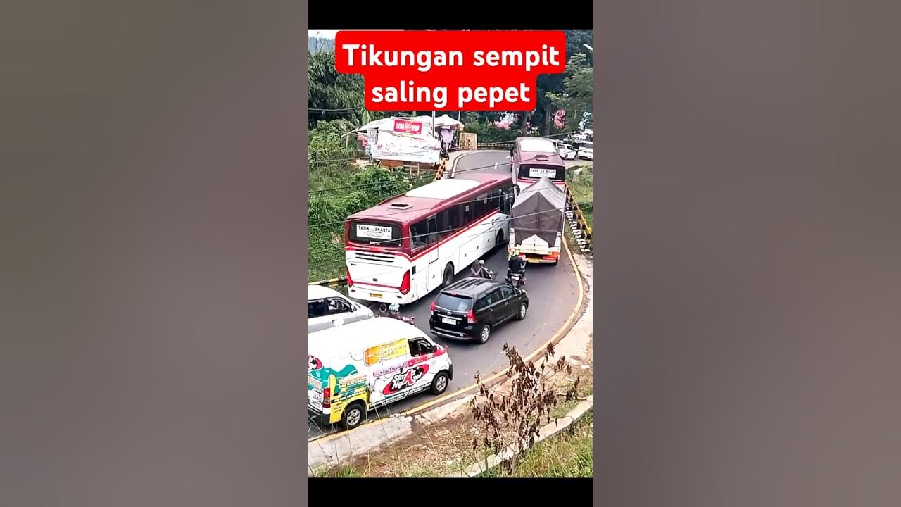 BRAAKKKK SEPION TIPIS KENA TRUK !! Bus primajasa di tikungan tajam lingkar gentong - YouTube