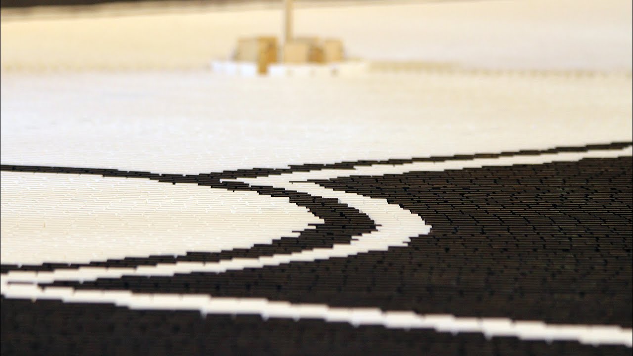 World Record Domino Circle Field - 76,017 Dominoes - YouTube