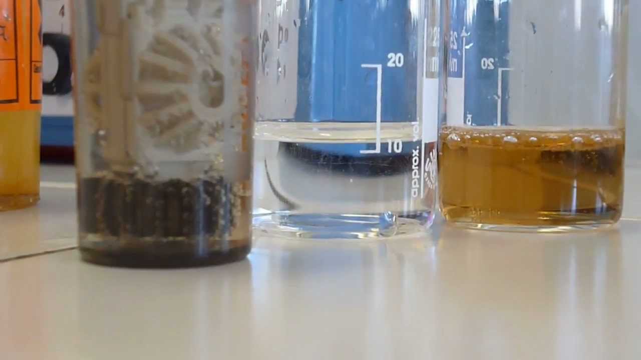 Catalyse eau oxygenee - YouTube