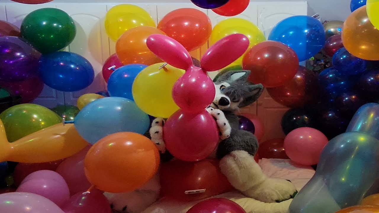 Playing and deflating balloon figures (Non pop) - YouTube