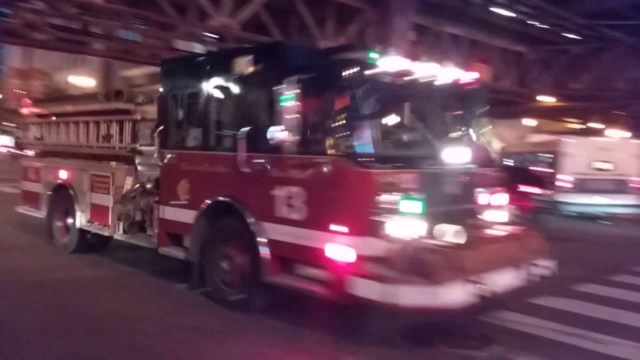 Chicago Fire Department Engine 13 Responding - YouTube