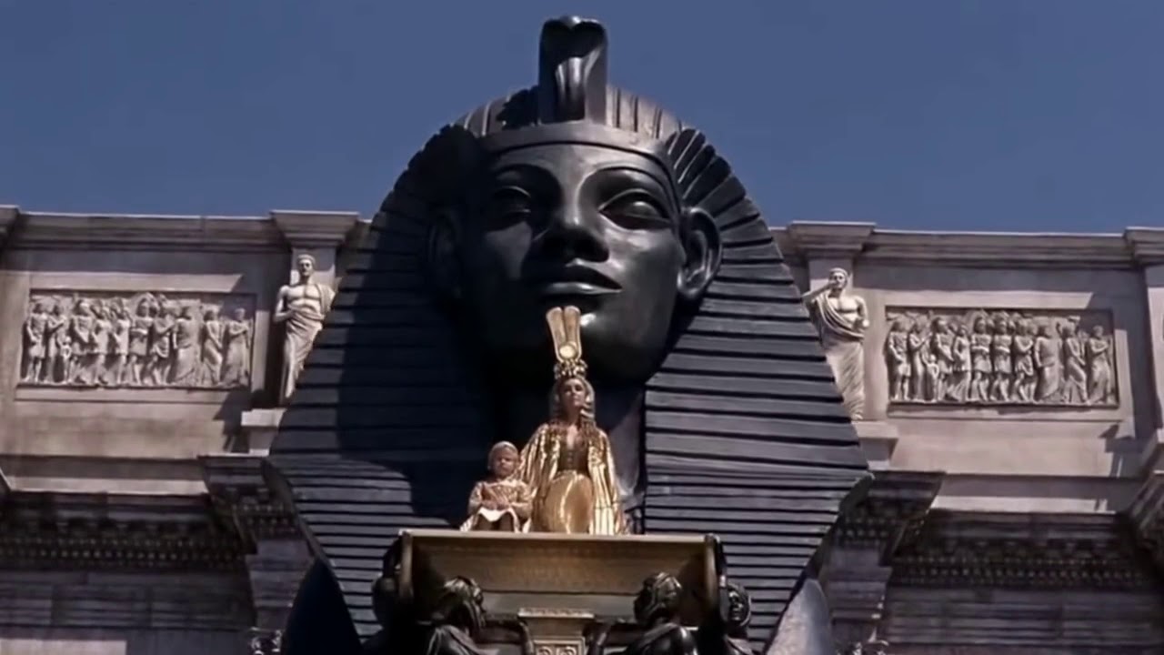 Egyptian Queen Cleopatra Majestic Entrance into Rome - YouTube