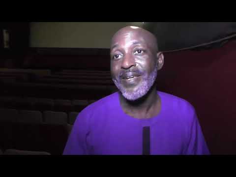 Premiere du film LE GALERIEN a Douala, Cameroun. Le public etait present.