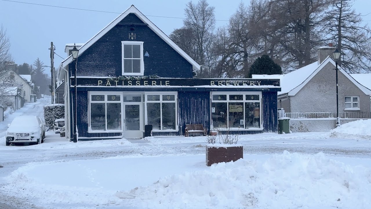 Winter Weather brings strong winds and snowfall to Braemar in the ...