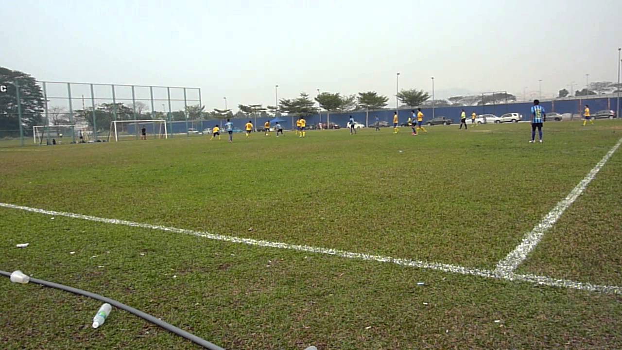 Warren FC vs B8 - YouTube