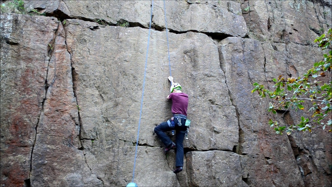 Elaine (HVS 6a) - Anglezarke Quarry - YouTube