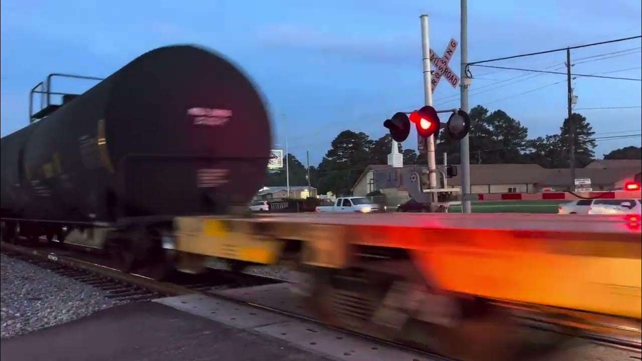 UP 8193 With New Paint Scheme Power Leads Manifest Magnolia,Tx - YouTube