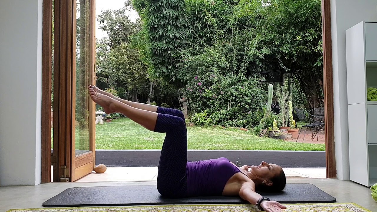 Basic Pilates mat class - YouTube