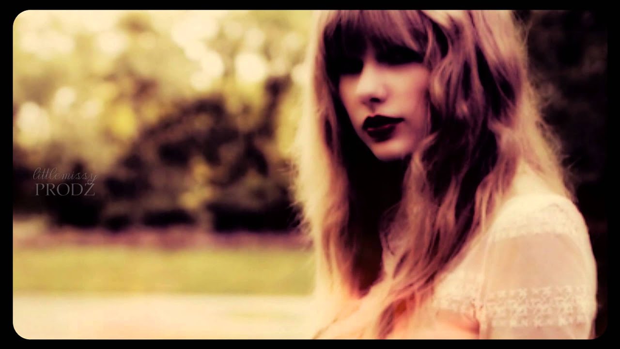 Taylor Swift || Girl On Fire - YouTube