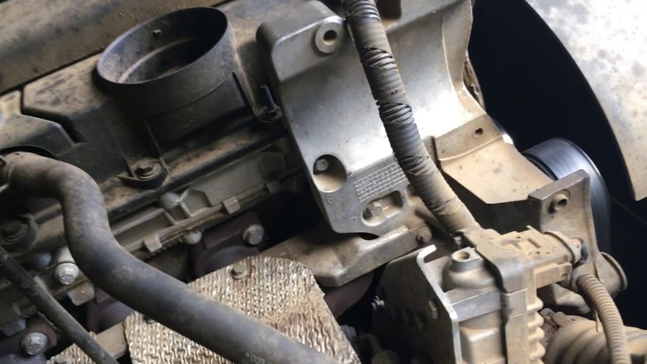 Land Rover Defender 90 2.4 TDCI turbo diesel engine start up + rev ...