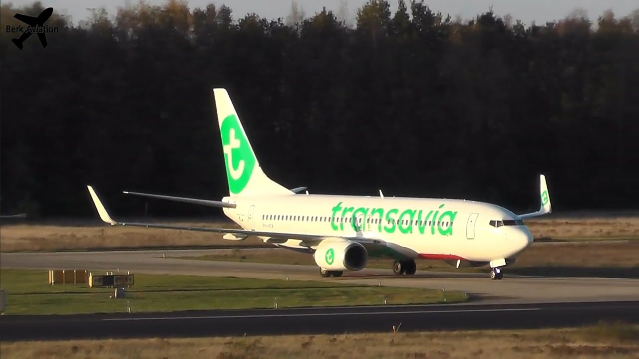 Sunset landing Transavia Boeing 737 PH-HSA at Eindhoven Airport! - YouTube