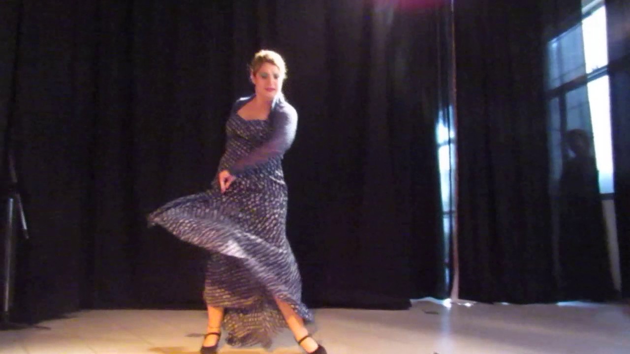 Daniela Ruso - Feria Artística y Solidaria "Good Vibrations" - YouTube