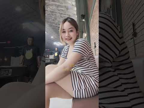 BESAR BANGET PAHA MULUS