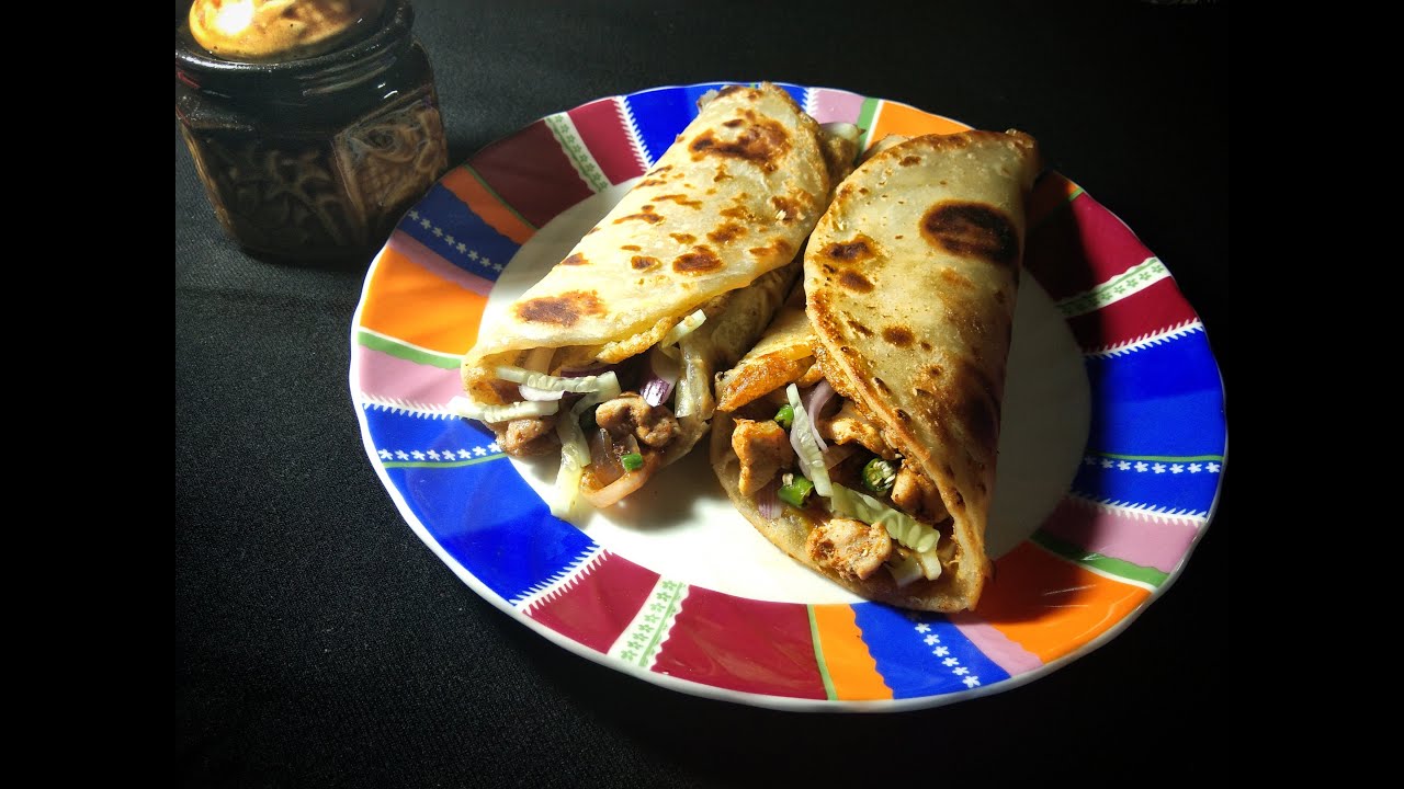 EGG CHICKEN ROLL | Calcutta street food | easy breakfast | ideal ...