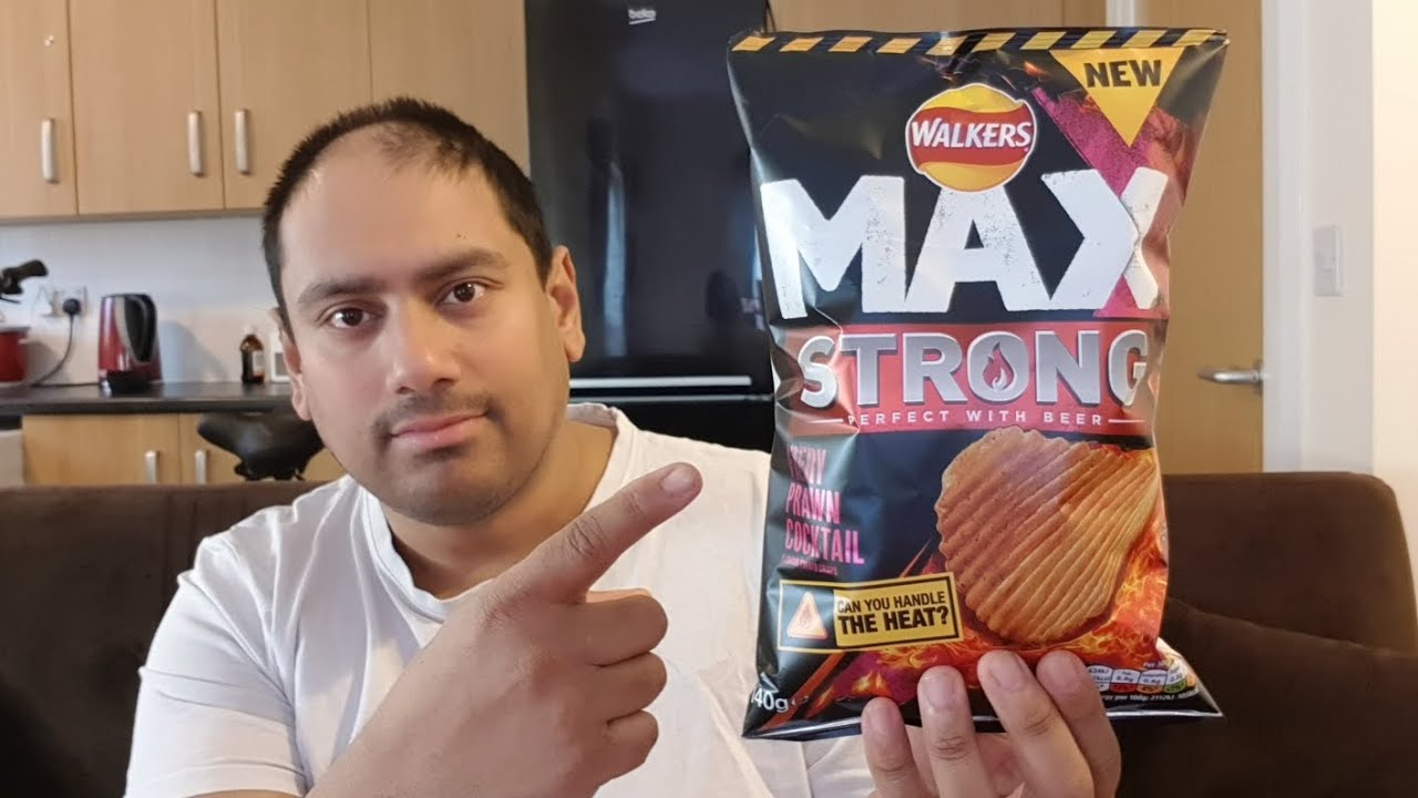 REVIEW | walkers max strong fiery prawn cocktail flavour potato crisps ...