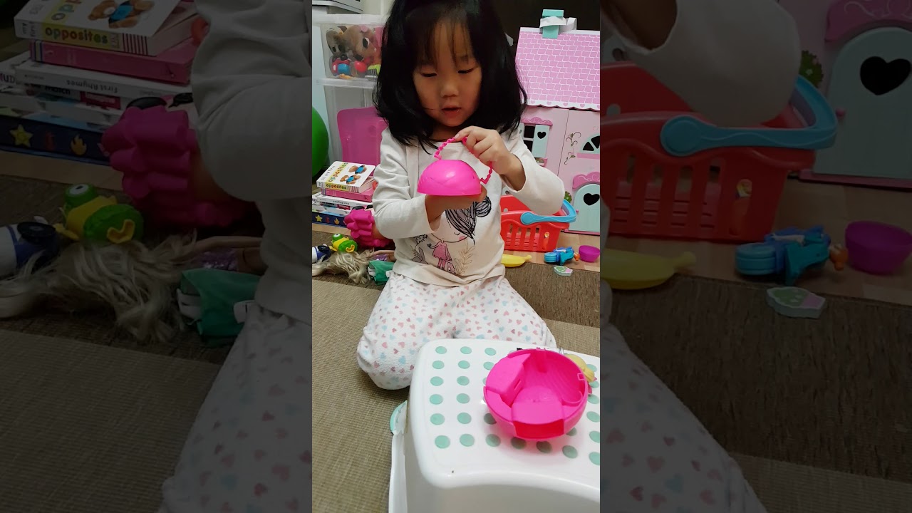 Chloe's toys review - YouTube