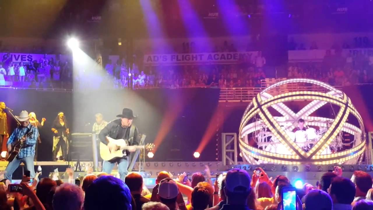 Garth Brooks' Rodeo in NOLA - YouTube