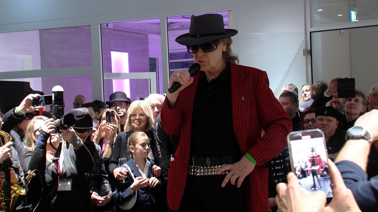 Neues Kunstmuseum eröffnet mit Ausstellung von Udo Lindenberg - YouTube