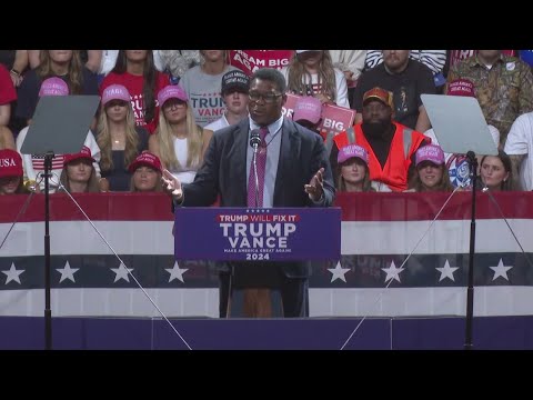 Former Georgia football legend and Sen. candidate Herschel Walker ...