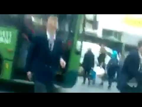İETT Şoförüne Şaka Yapan Liselinin Son Anları - Video - Alkışlarla Yaşıyorum.mp4