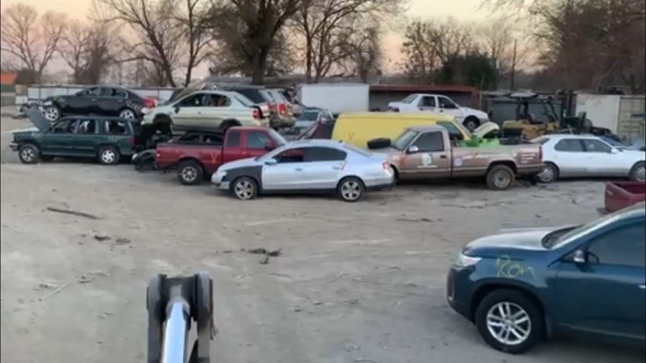 SO MANY STREET & JUNK CARS ARE LEFT ON BOTH SIDES??!!🤔🤔🤔 - YouTube