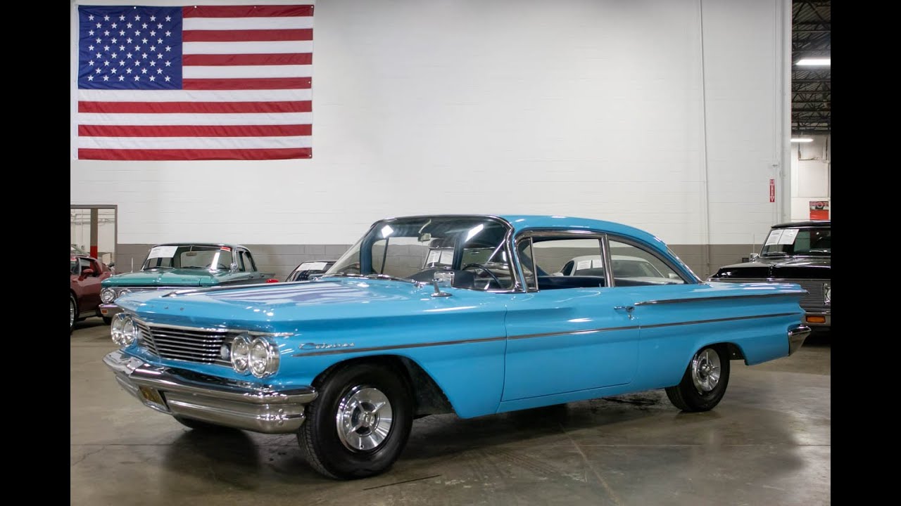 1960 Pontaic Catalina Walk Around - YouTube