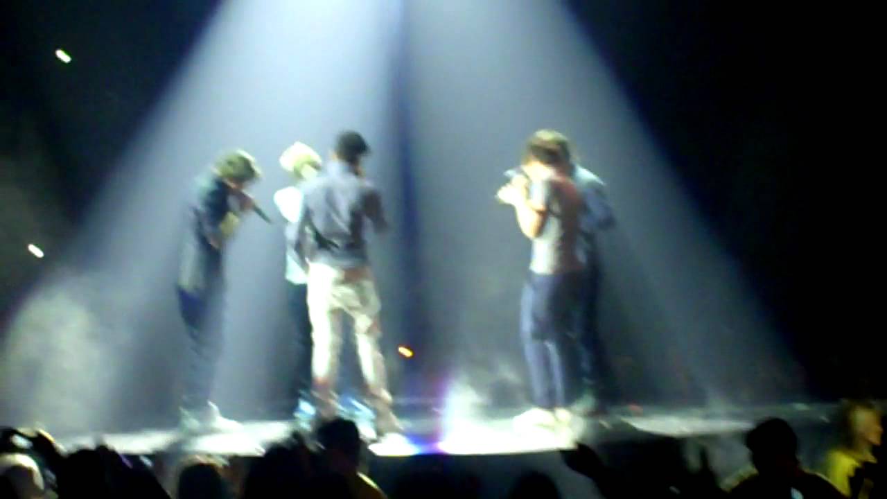 One Direction - The X Factor Tour - Sheffield Arena - YouTube