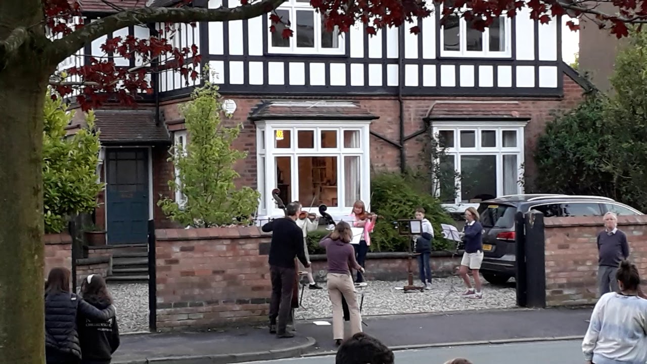 Mini-orchestra performs Somewhere Over The Rainbow - Harborne ...