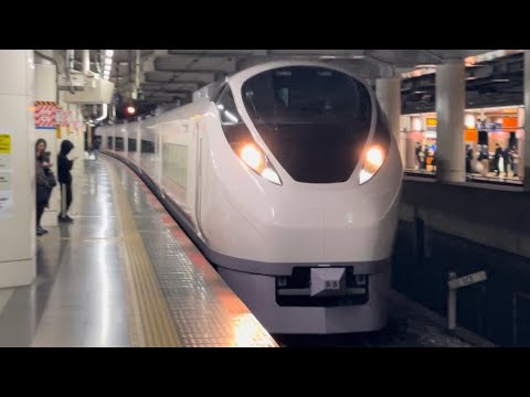 E657系ｶﾂK5編成が警笛を鳴らしながら北千住駅1番線を通過するシーン（2024.12.16.18:00） - YouTube