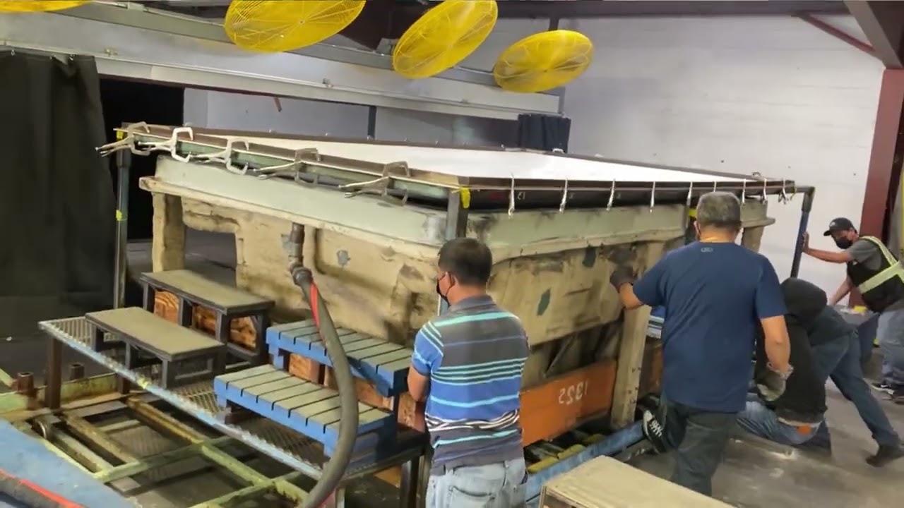 Belovac Machinery Vacuum forming a Spa - YouTube