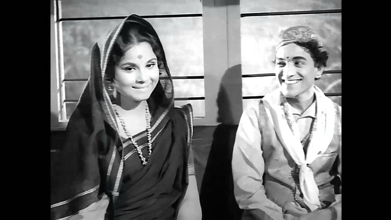 Kashi Gavlan Radha Bavarli - Ram Kadam Classic Marathi Song - Ek Gaon ...