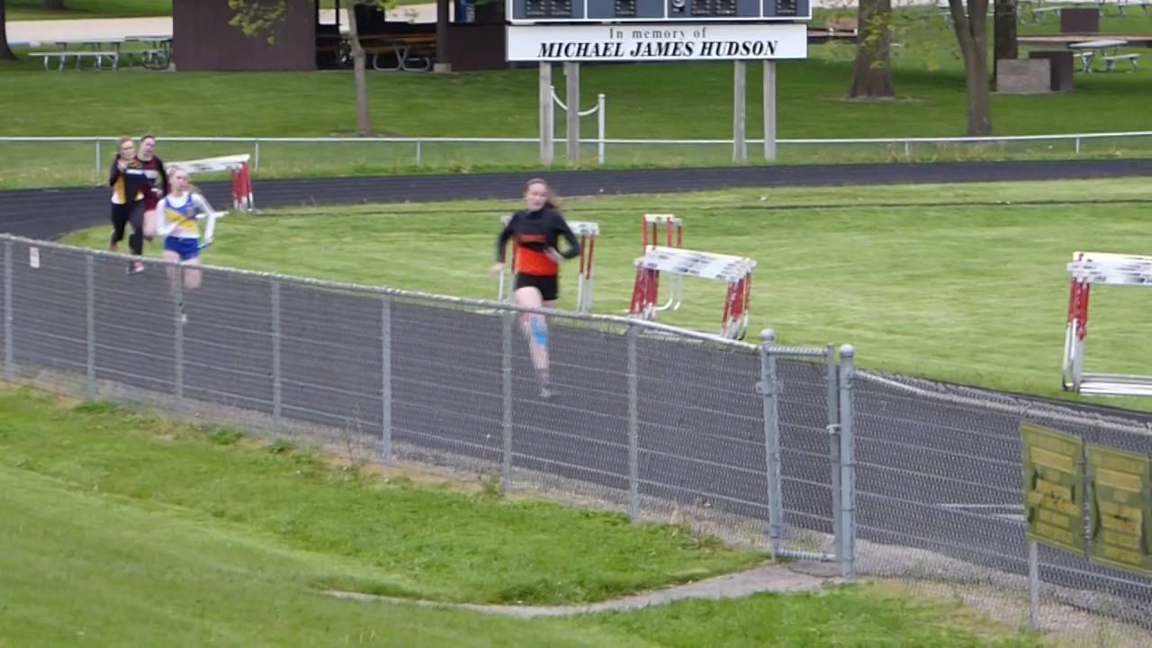 4 x 4 Relay 1st place - YouTube