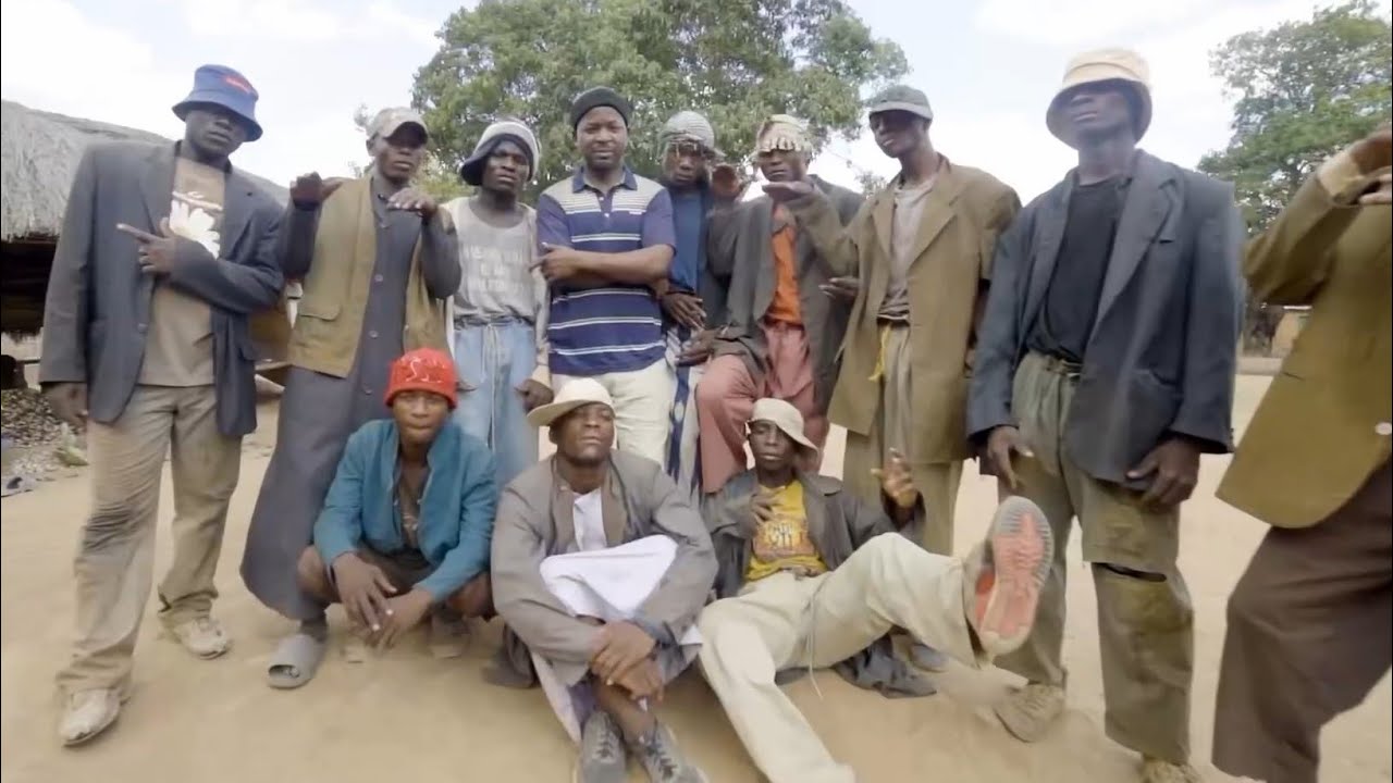 MISSO MISSONDO NA MARAFIKI ZAKE SIKUJUA KAMA NITAKUWA MAARUFU - VIDEO ...