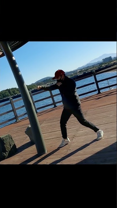 제주도 겨울바다에서 쉐도우복싱 - 40대 회사원 아저씨 - YouTube