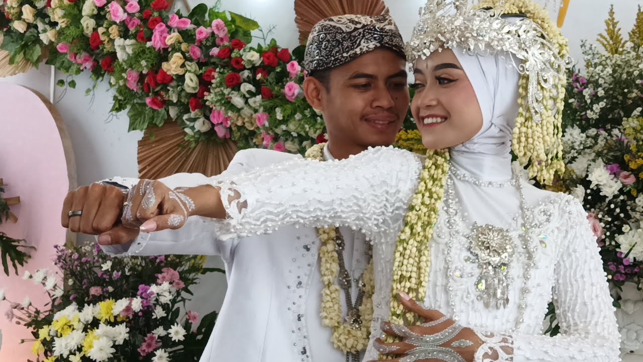 Hajatan pernikahan di kampung halaman sederhana tanpa sewa gedung - YouTube