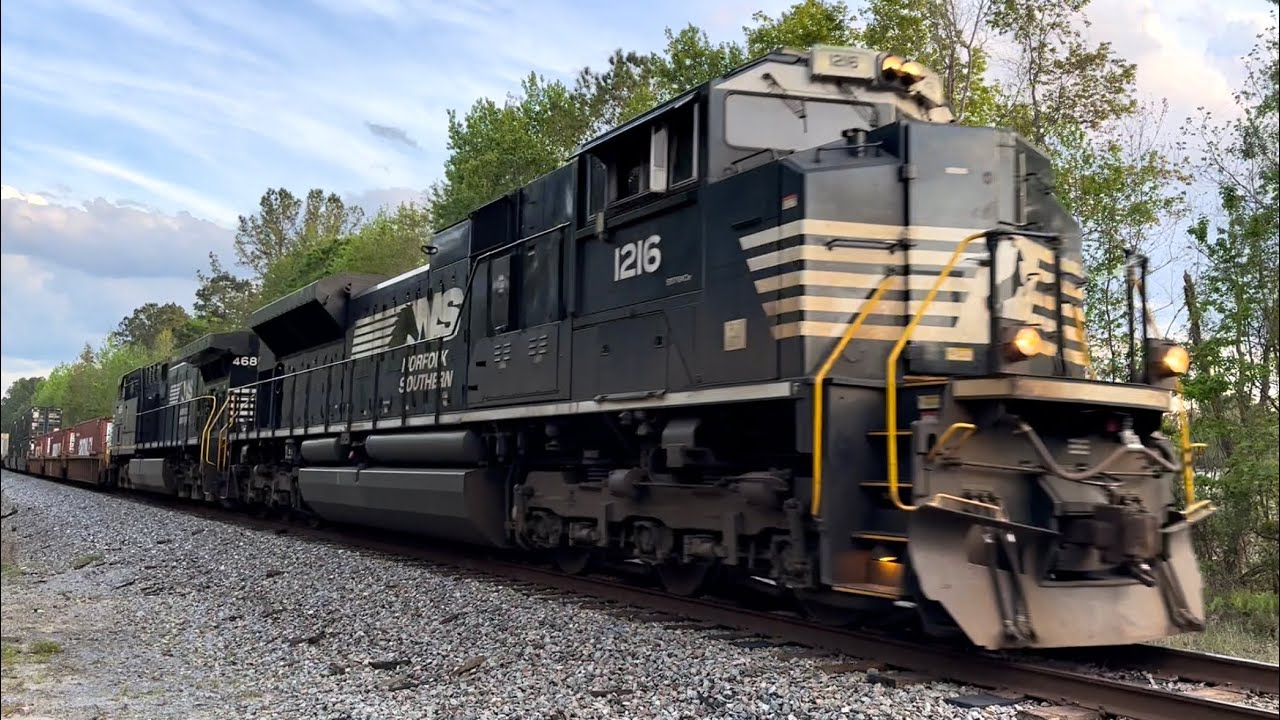 Norfolk Southern EMD SD70ACe 1216 Leads NS 282 at Nassau Village - YouTube