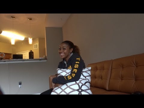 JOOVIER ASKED DESI DES IF THEY CAN SLEEP IN THE SAME BED AND THIS HAPPENED!!!