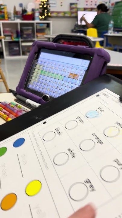 Identifying Colors with AAC - YouTube