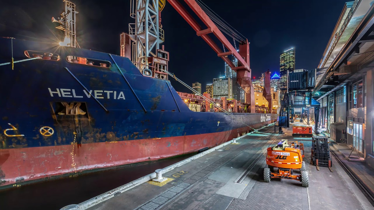Timelapse Giant new cruise gangways installed at Sydney's Overseas ...