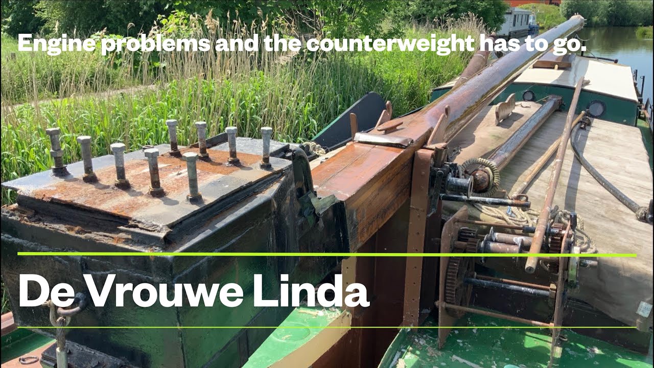 De Vrouwe Linda #6 DAF 475 and the Counterweight. Diesel engine ...