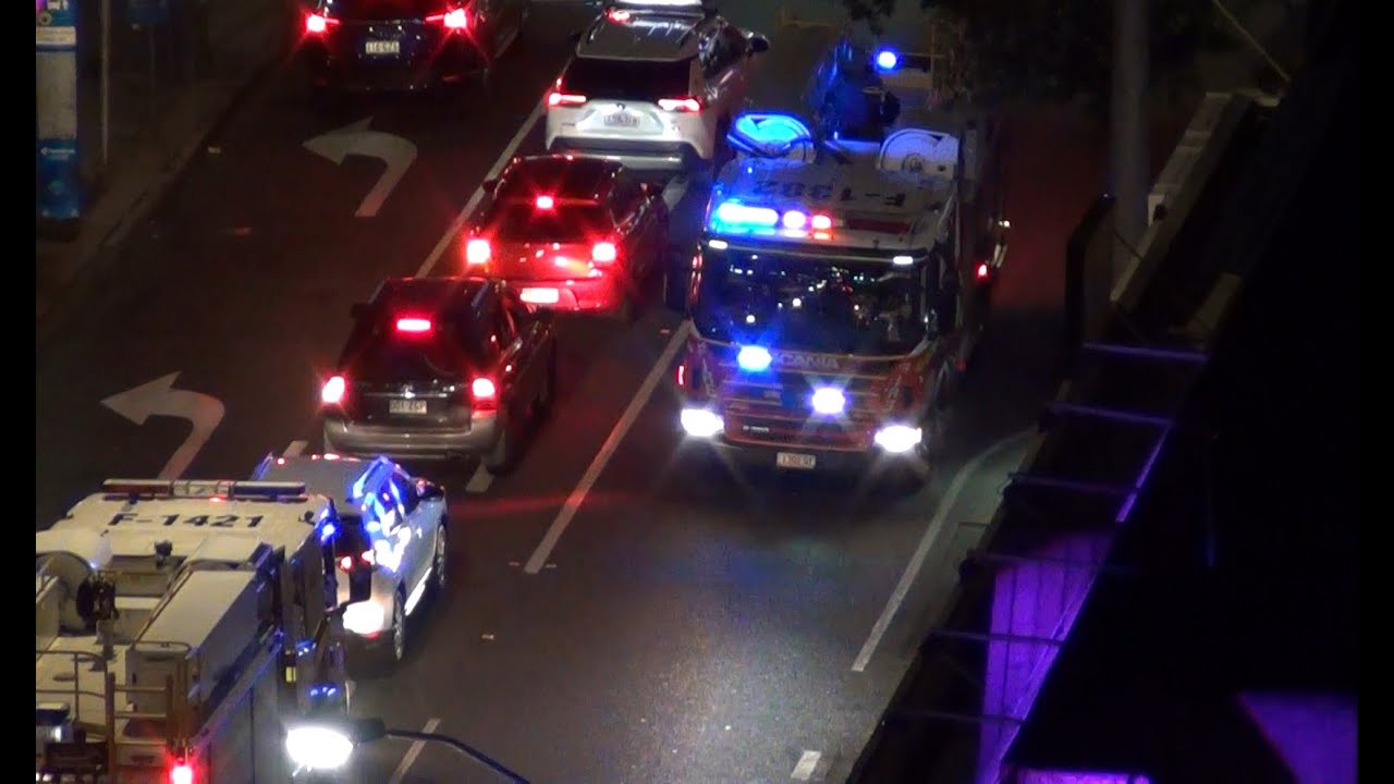 //QFRS// - 502A Responding and arriving at AFA (Valley Brisbane) - YouTube