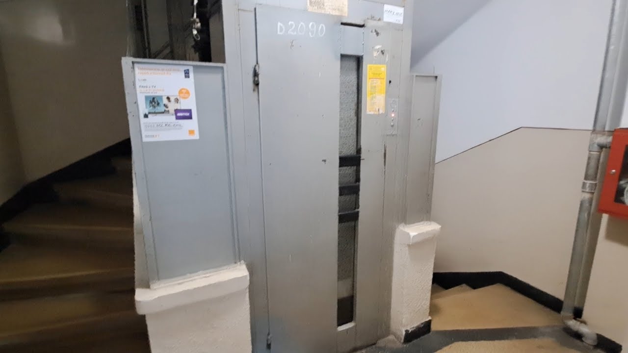 Vintage single-speed traction elevator (mod 70s IFMA) @ Strada Maria ...