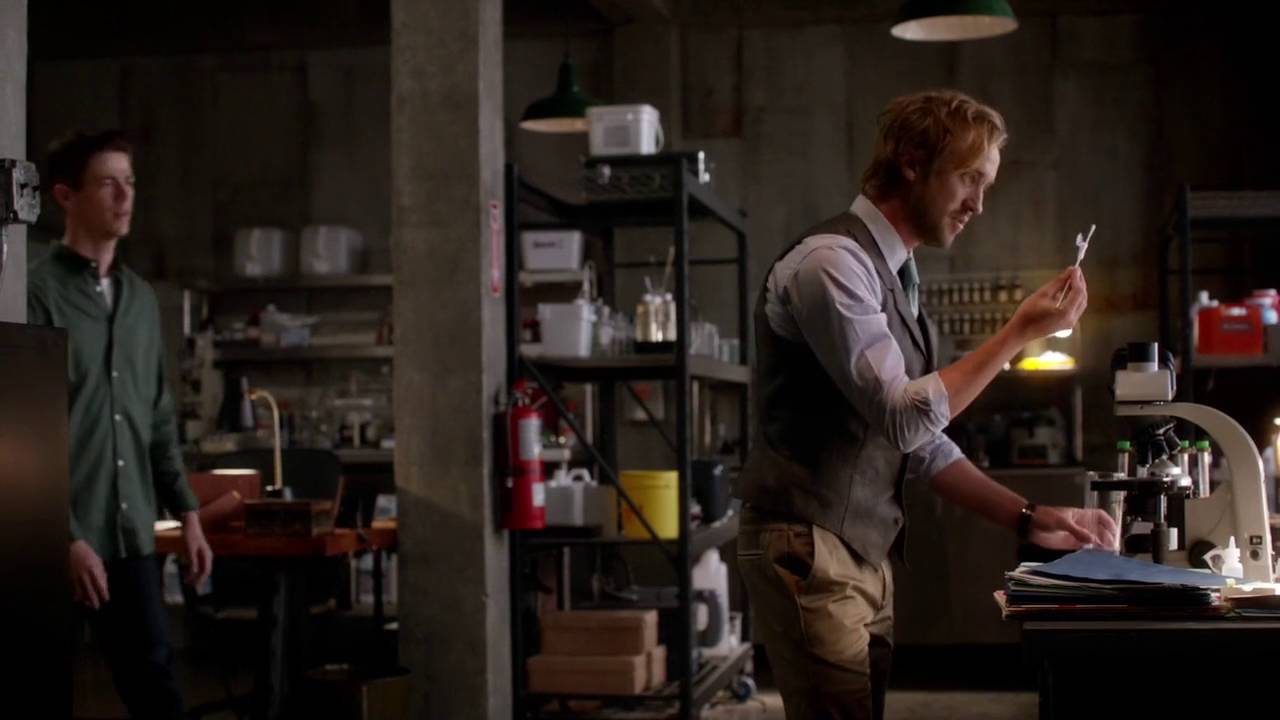 The Flash: S3E3 - Magenta Attacks CCPD - YouTube