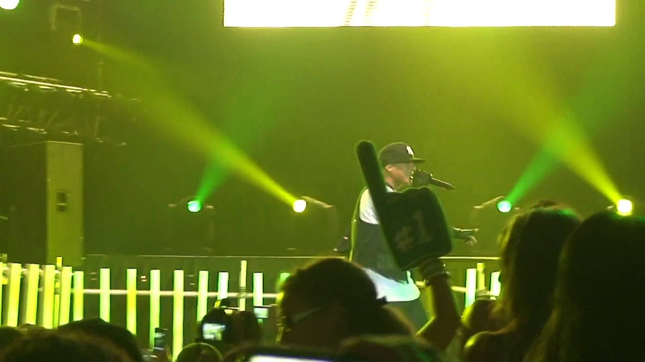 Daddy Yankee Live @ Toronto Danza Kuduro - YouTube